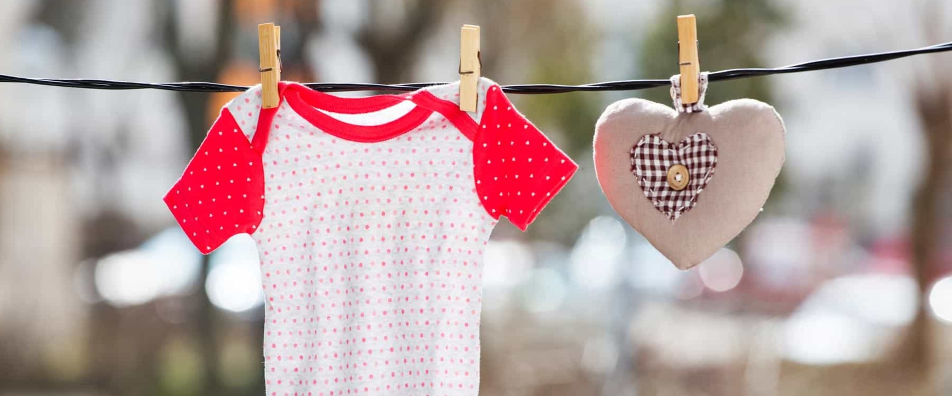 Will Essential Oils Stain Fabric? How to Remove Stains from Clothes and ...